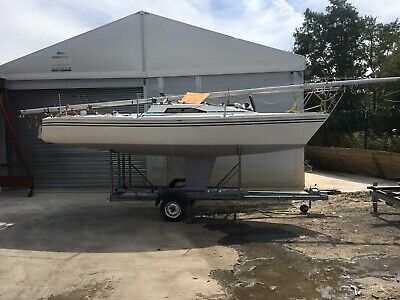 Reduced!!!!!!!!!! Hunter Formula 1 Boat Yacht, Trailer Sailer, Sail ...