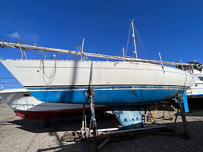 Sigma 33 Damaged Yacht Project – Cheap Boats