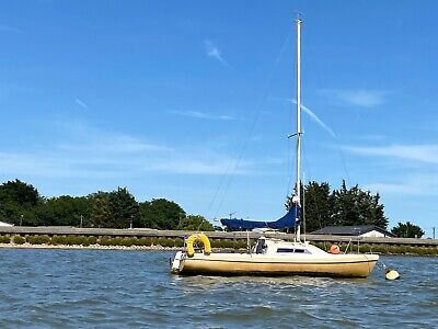 Hunter Europa 19 Sailing Boat With 3.5 4st Mariner, Dinghy And Mooring ...