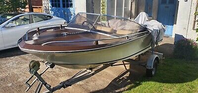 Broom Gemeni Classic Speedboat With Yahama Outboard Engine & Trailer ...
