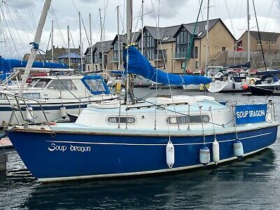 Snapdragon 747 Yacht – Cheap Boats