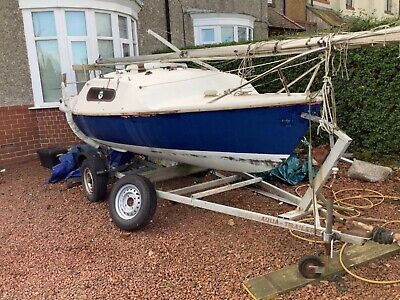 Hunter 490 Sailing Yacht With Trailer – Cheap Boats